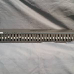 Samson E31 1/3 Octave 31 Band Graphic Equalizer | Reverb