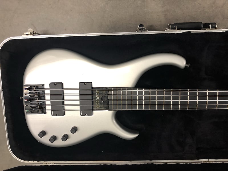 Modulus Graphite Quantum V bass guitar 1997 Silver flake | Reverb