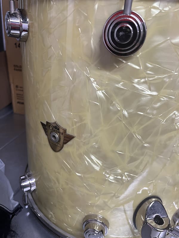 DW Classics Collectors 16”x16” floor Tom Vintage white marine | Reverb