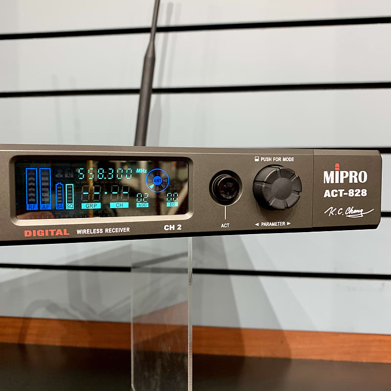 MIPRO ACT-828 Digital Wireless Receiver | Reverb
