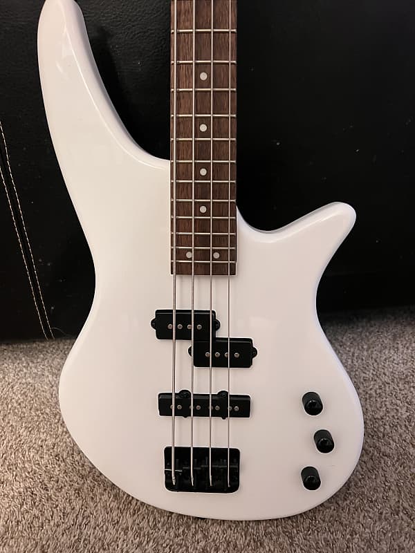 Jackson Bass - White | Reverb