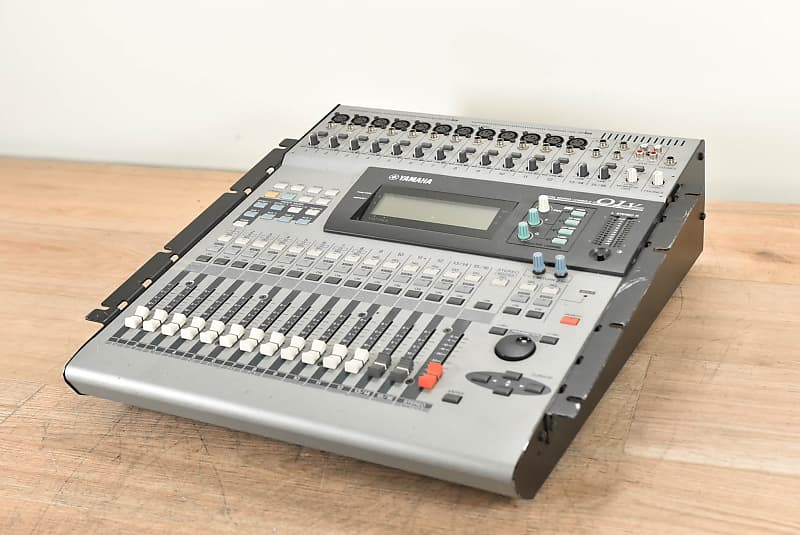 Yamaha 01V 16-Channel Digital Audio Console CG0048J | Reverb