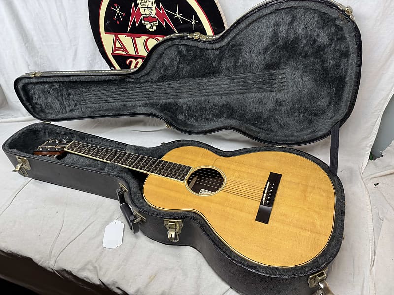Larrivee P-03 Rosewood Parlor Acoustic Guitar with Case 2004 | Reverb