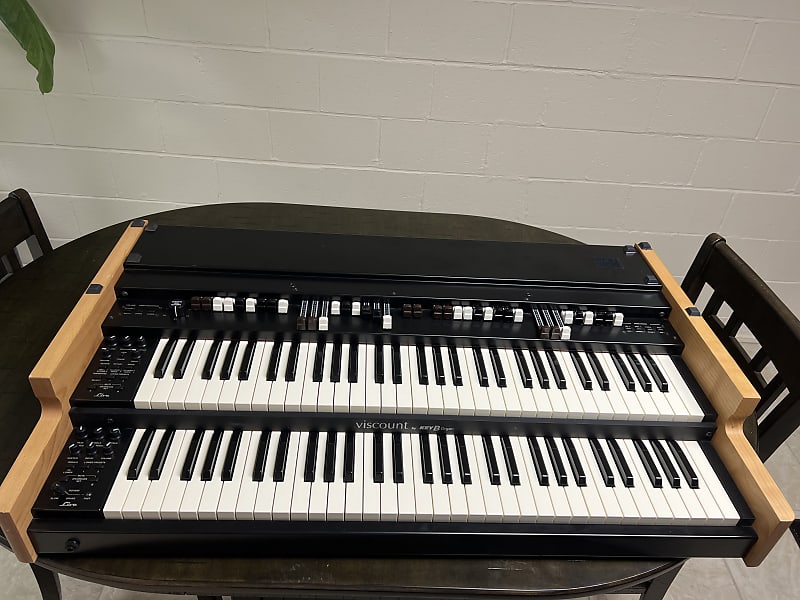Viscount Legend Live Organ w/case | Reverb