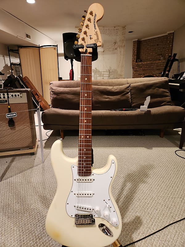Fender strat - White | Reverb