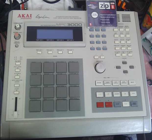 Akai MPC 3000 Roger Linn MIDI Production Studio | Reverb