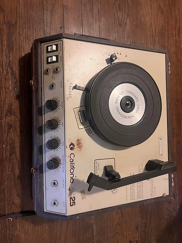 Califone 1925 Record Player/Guitar Amp | Reverb