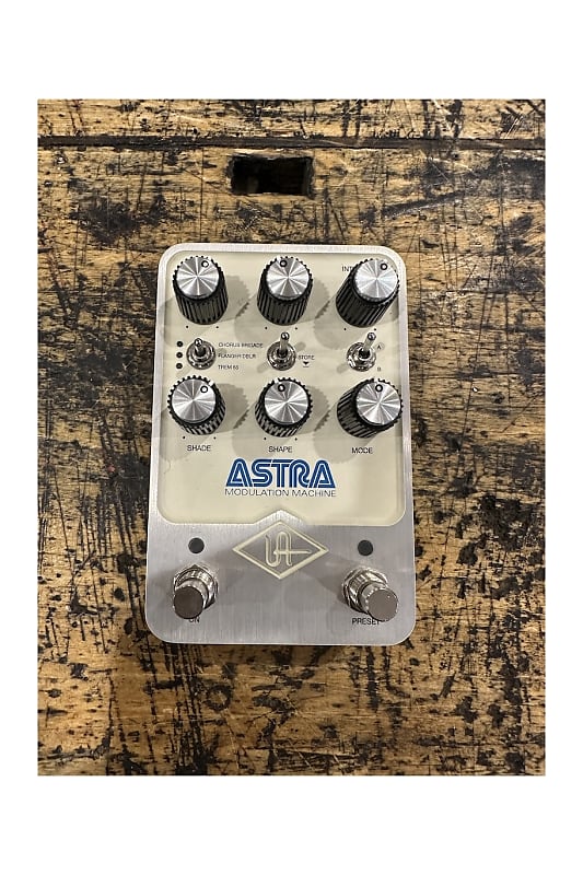 UNIVERSAL AUDIO Astra - Stereo Modulation Machine | Reverb