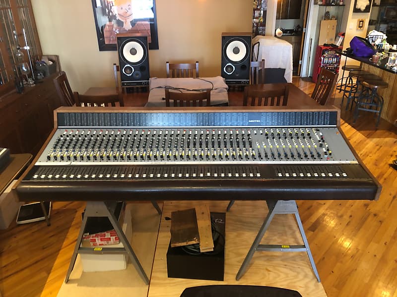 Neotek Series 1e 32x2x8 Mixer - 32 Channel 8 Bus Recording | Reverb