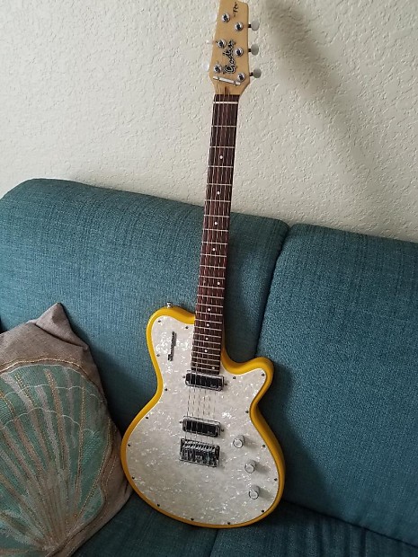 Beautiful 2000 Godin Radiator Yellow | Reverb