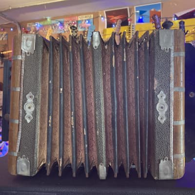 Lester Antique Squeeze Box Brown | Reverb