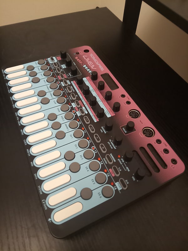 Sonicware Liven Bass N Beats 27-Key Synthesizer Groovebox | Reverb