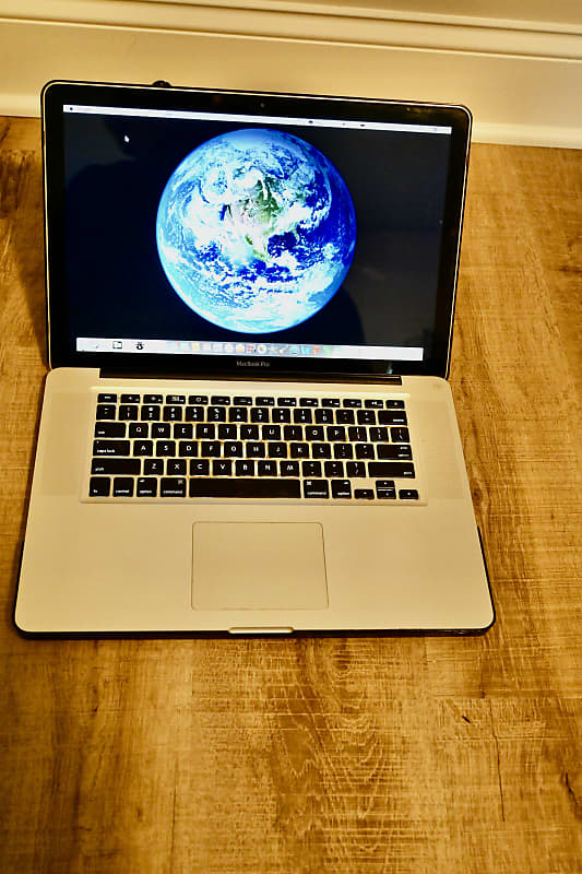 Apple MacBook Pro 15" Late 2010 | Reverb