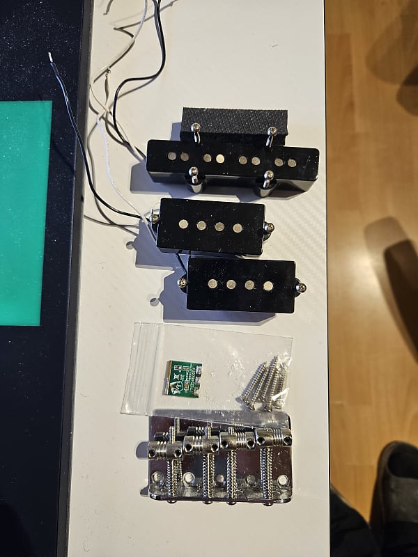 Fender American Performer & Professional II | Reverb Canada