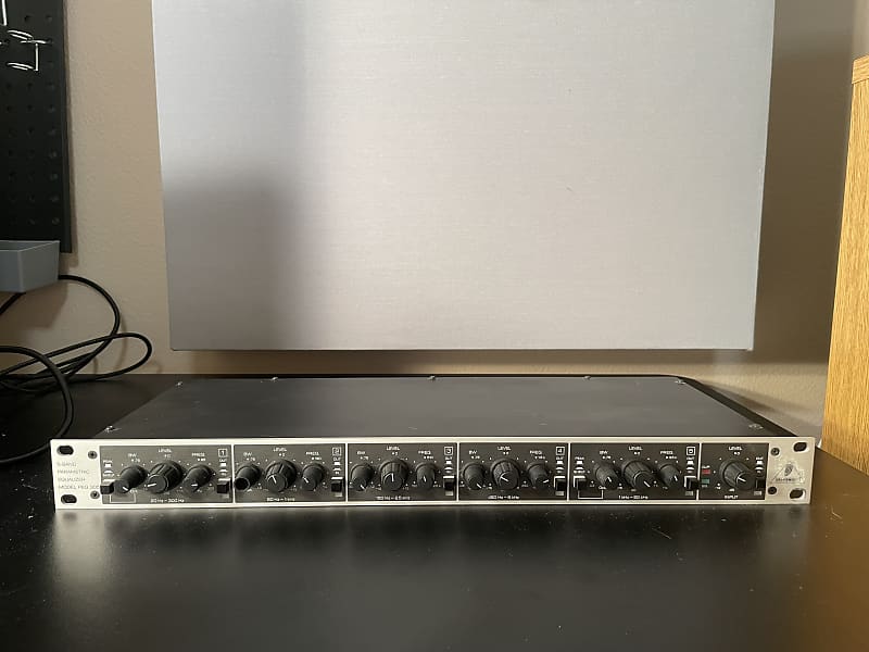 Behringer 5-Band Parametric EQ PEQ305 | Reverb