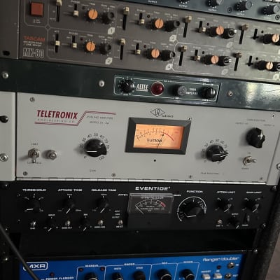 Universal Audio LA-2A Classic Leveling Amplifier | Reverb