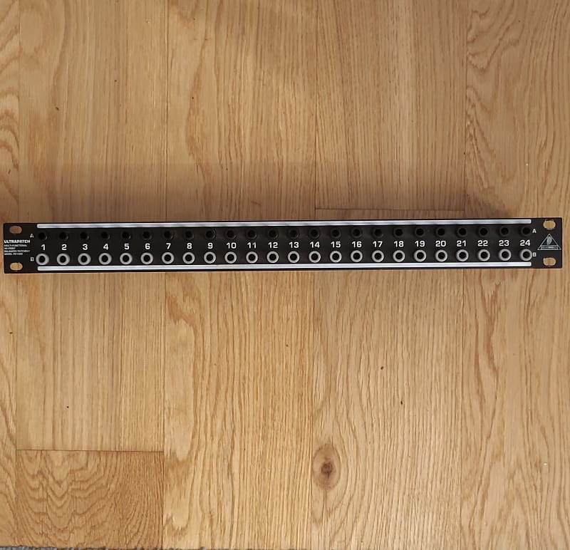 Behringer Ultrapatch PX 1000 | Reverb