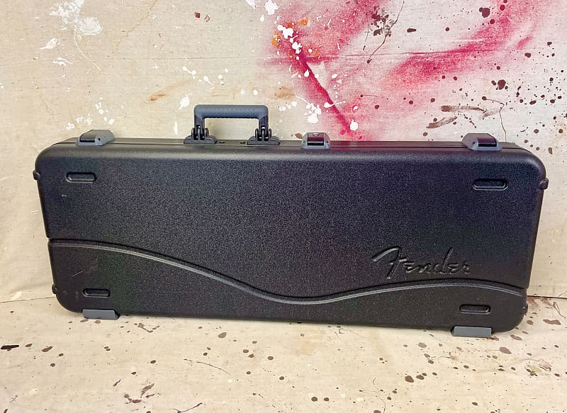 Used Fender Deluxe Molded Stratocaster-Telecaster Guitar Case | Reverb