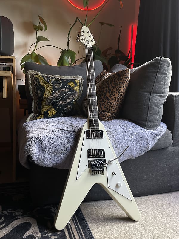 ESP Custom Shop Flying V 2006 - White | Reverb