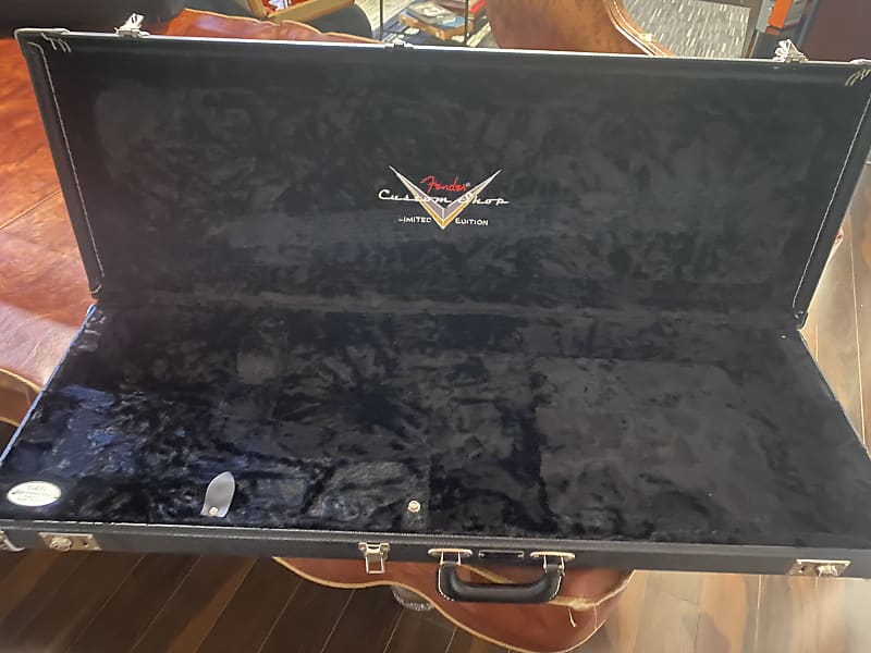 Fender Fender Custom Shop Case Black . - Black | Reverb