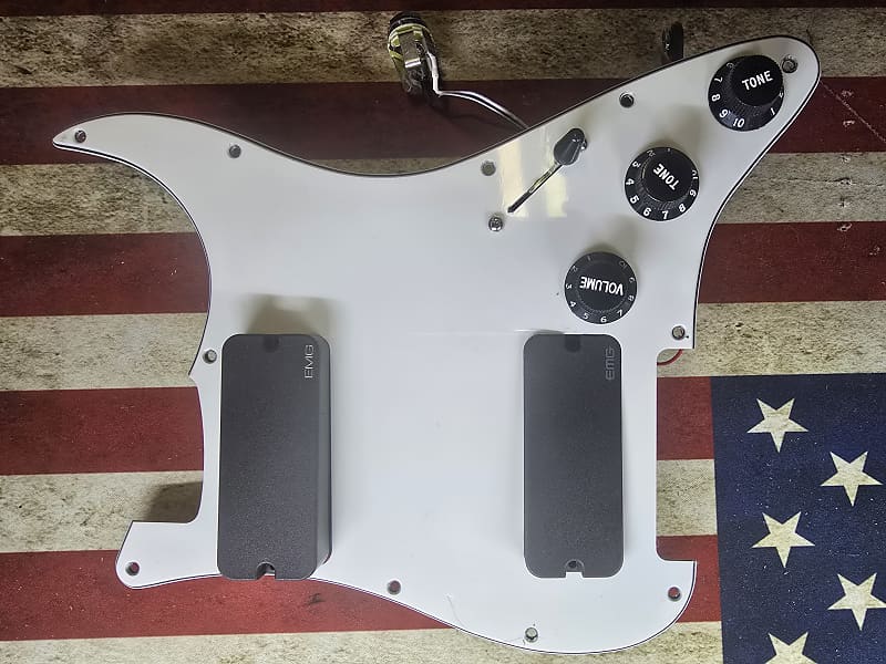 EMG P90 LOADED PICKGAURD - BLACK / PARCHMENT | Reverb