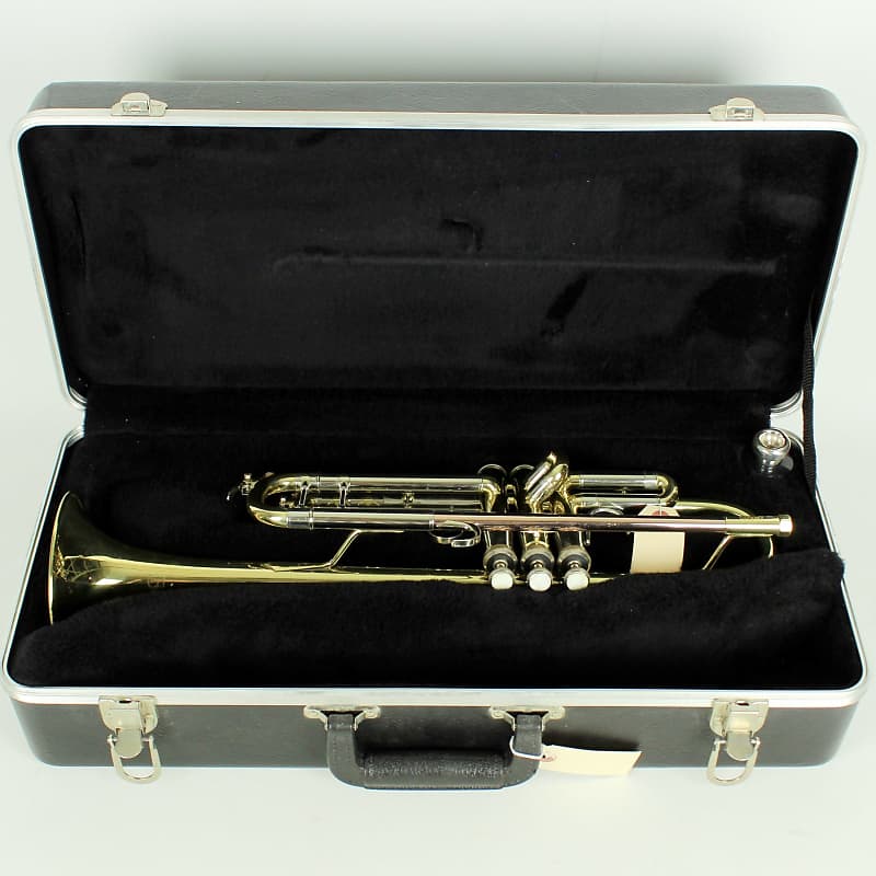 Bach TR500 Student Bb Trumpet Outfit | Reverb