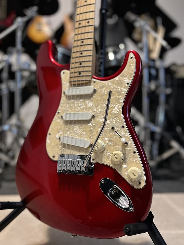 Fender Strat Plus Deluxe Electric Guitar | Reverb