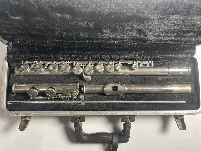 Bundy Flute with Hard Case - Silver Moderate Wear SEE PHOTOS | Reverb