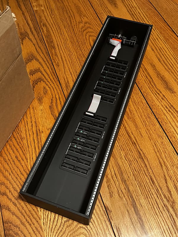 Tall Dog Simple Skiff Expandable Eurorack Case - 3U 104hp | Reverb