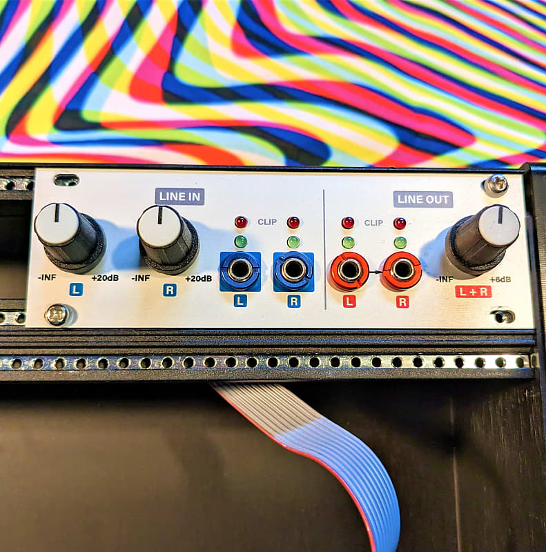 Intellijel Audio I/O 1U // compact audio I/O module w/LED | Reverb