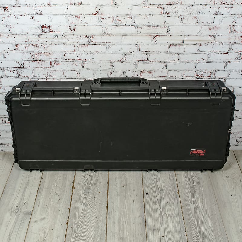 SKB - 61-Key Flight Case - iSeries Keyboard/Organ TSA Case - | Reverb