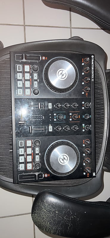 Native Instruments Kontrol S2 MK2 | Reverb