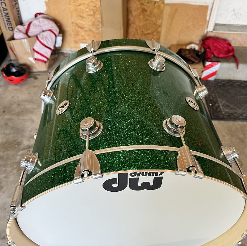 22 Inch DW COLLECTORS MAPLE STANDARD 22X16 BASS DRUM- GREEN | Reverb