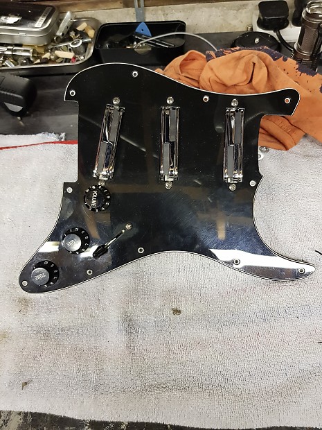 Fender Lace Alumitone SSS Loaded Strat Pickguard BLACK | Reverb UK