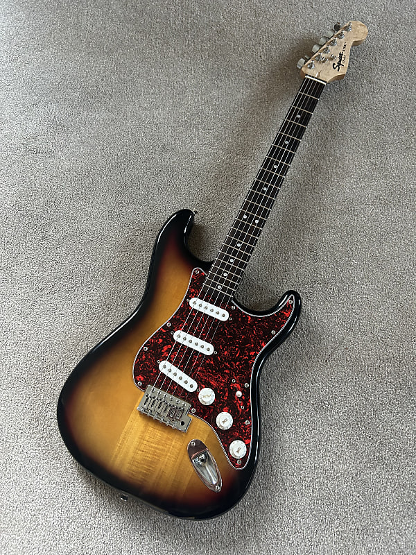 Squier Stratocaster SE Sunburst (Flame Neck) | Reverb UK