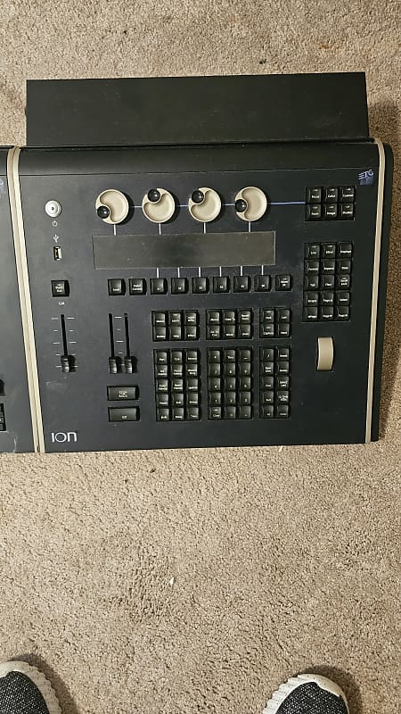 ETC ION 1000 + 2 2x20 command wings | Reverb