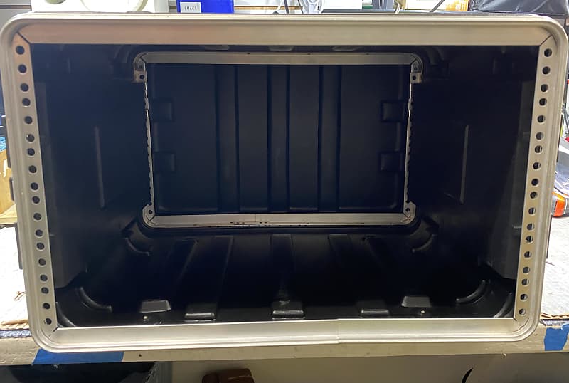 SKB 6 Space Rack Case | Reverb