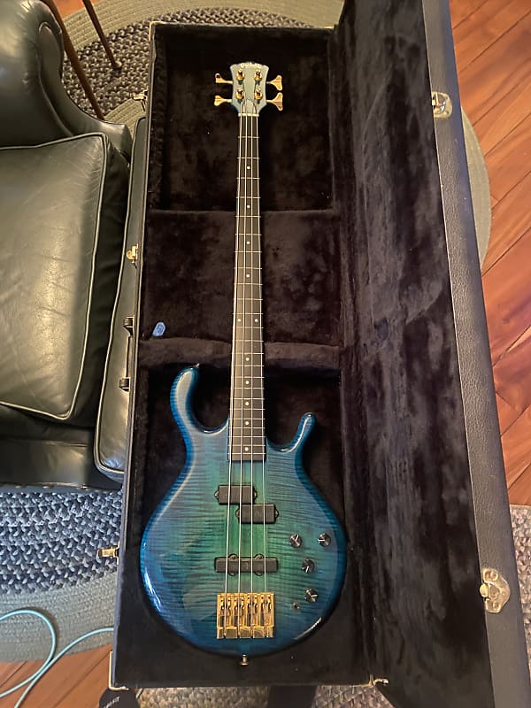 Pedulla MVP Buzz Fretless 1999 - Blue green burst | Reverb
