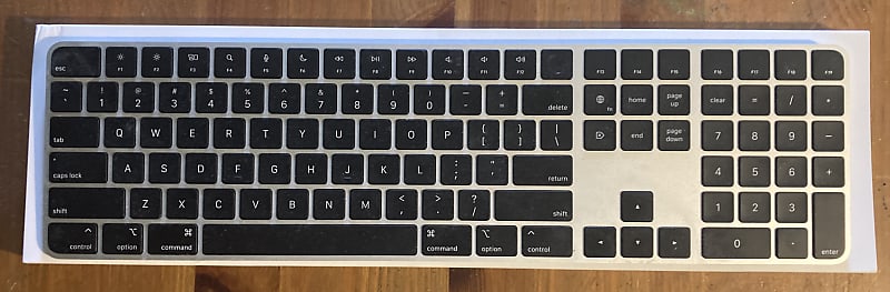 Apple Magic Keyboard 2023 - Silver/Black | Reverb