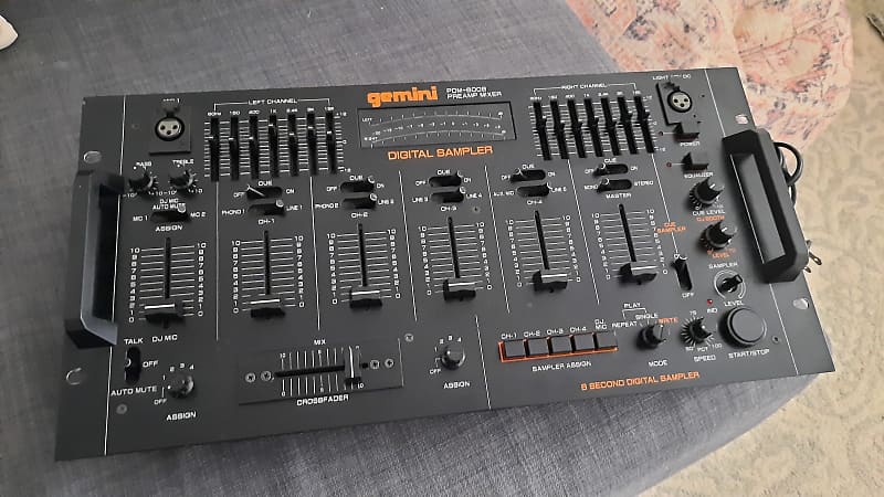 12 bit LoFi Sampler - Rack Mount - make gritty crunchy | Reverb UK