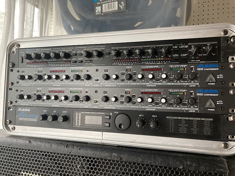 Alesis 3632 Dual-Channel Compressor / Limiter with Gate 1990s | Reverb