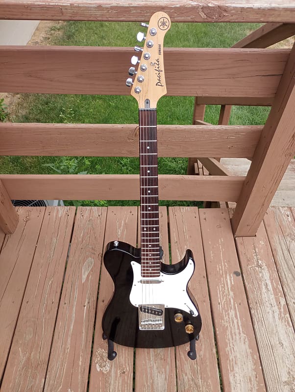 Yamaha Pacifica 102S | Reverb