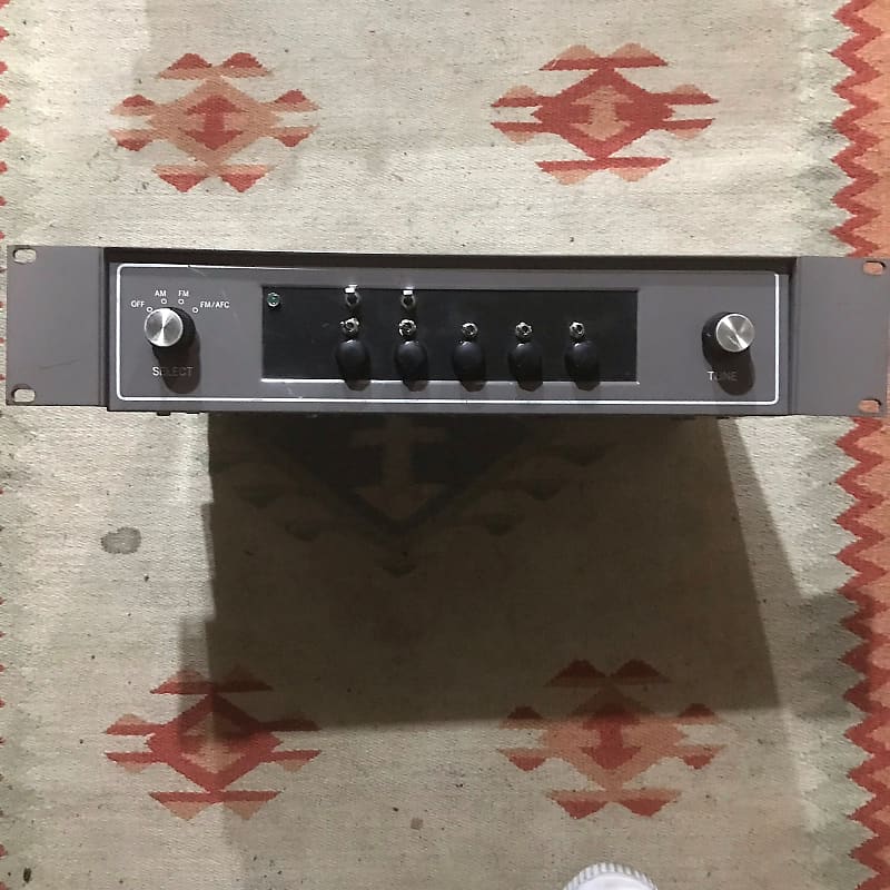 CUSTOM 5 CHANNEL API MIC PRE WITH 325 LINE AMP CARDS | Reverb Canada