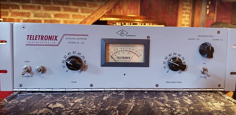 Universal Audio Teletronix LA-2A Optical Tube Compressor | Reverb