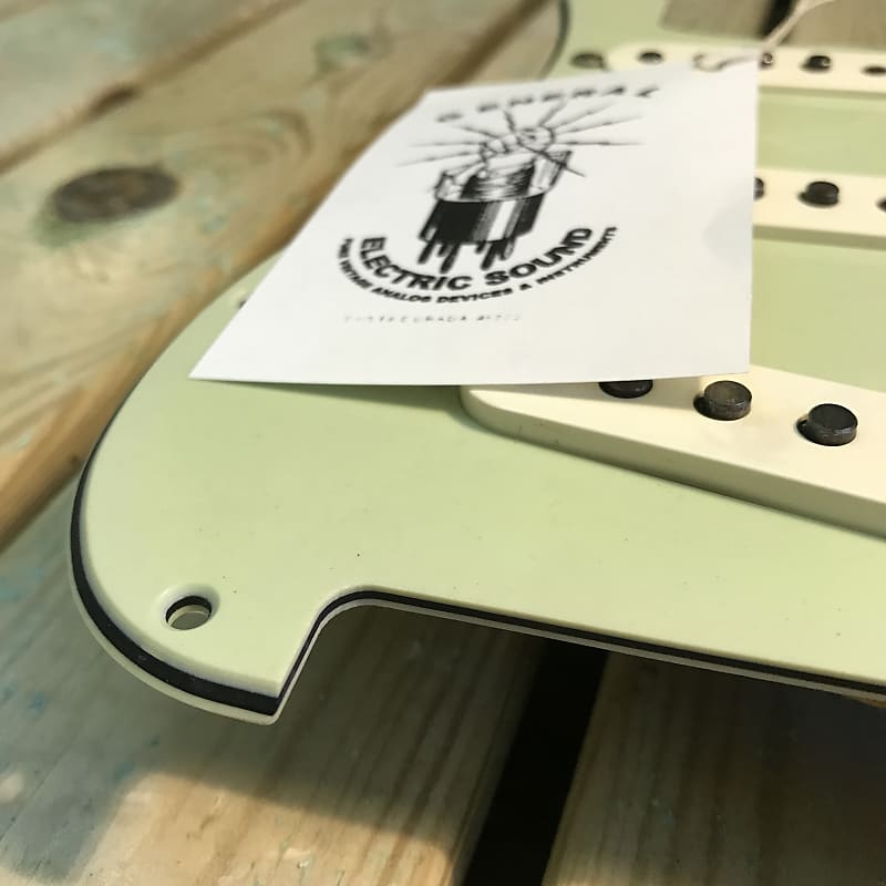 General 1964 Full loaded Scratchplate & pickups | Reverb France