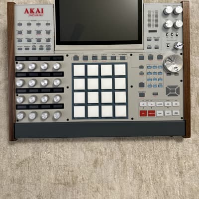 AKAI MPC 4000 CUSTOM "WOOD" STYLE IN LIKE A NEW CONDITION | Reverb