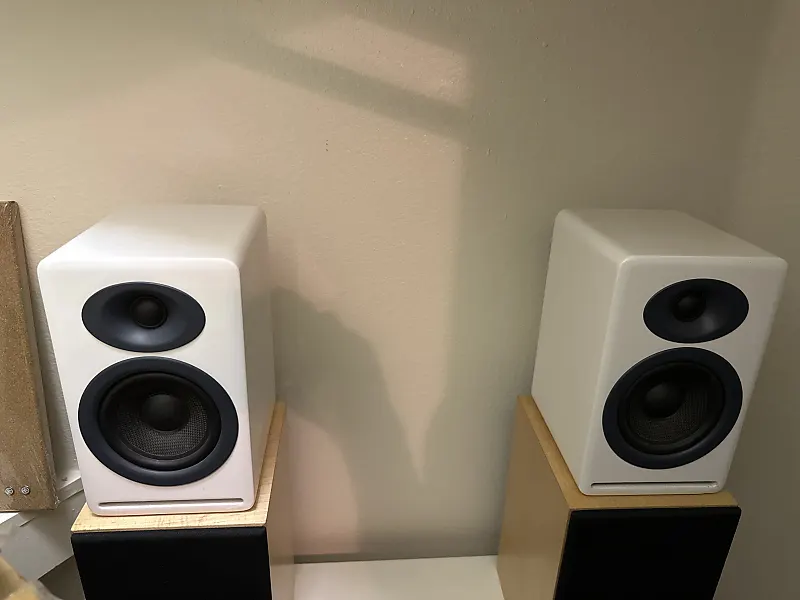AudioEngine P4 Passive Bookshelf Speakers White | Reverb
