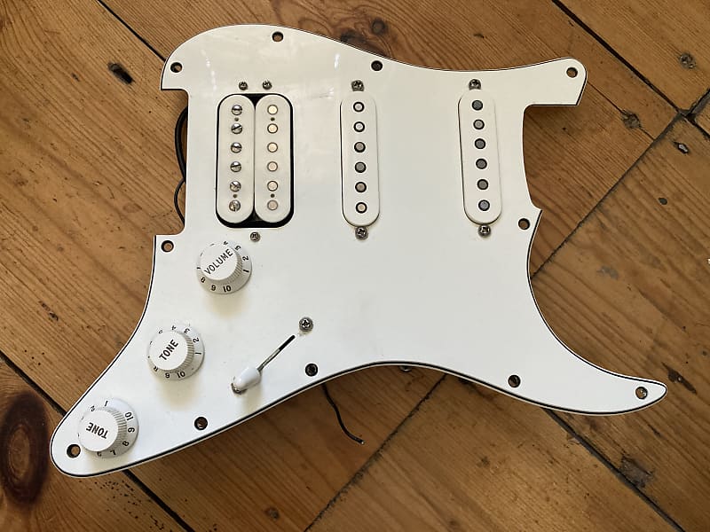 Fender Player Stratocaster Guitar Loaded Scratchplate HSS | Reverb