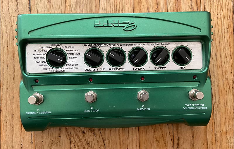 Line 6 DL4 Delay & Phrase Loop Sampler | Reverb