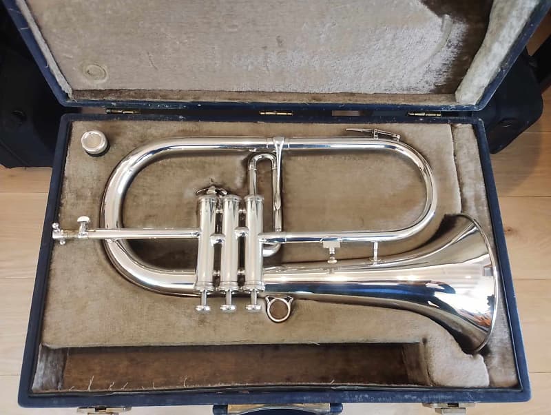 Boosey & Hawkes Sovereign 'Round Stamp' Flugelhorn - Silver | Reverb